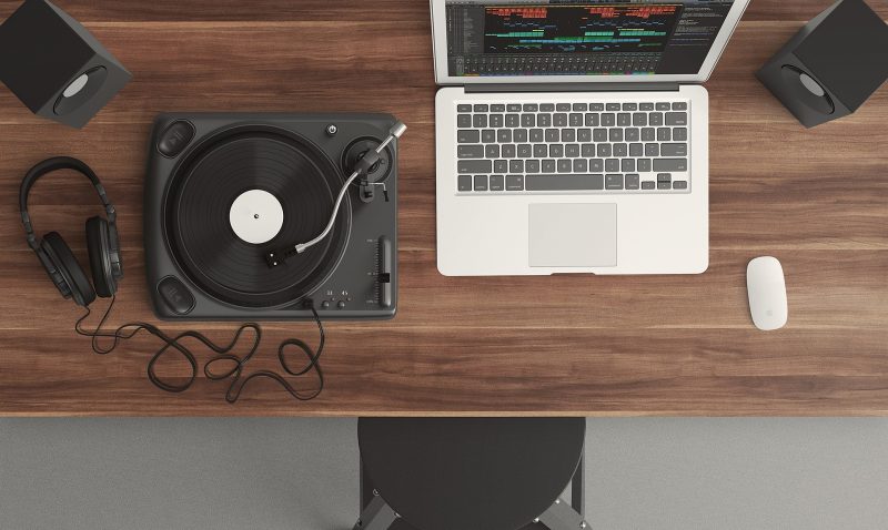 How to Choose Between Recording and Taking Notes - EQ Transcription ...